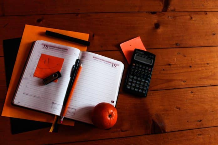 The 6 Best Scientific Calculators For Engineers & Students