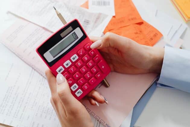 What Is The Difference Between Calculator And Scientific Calculator