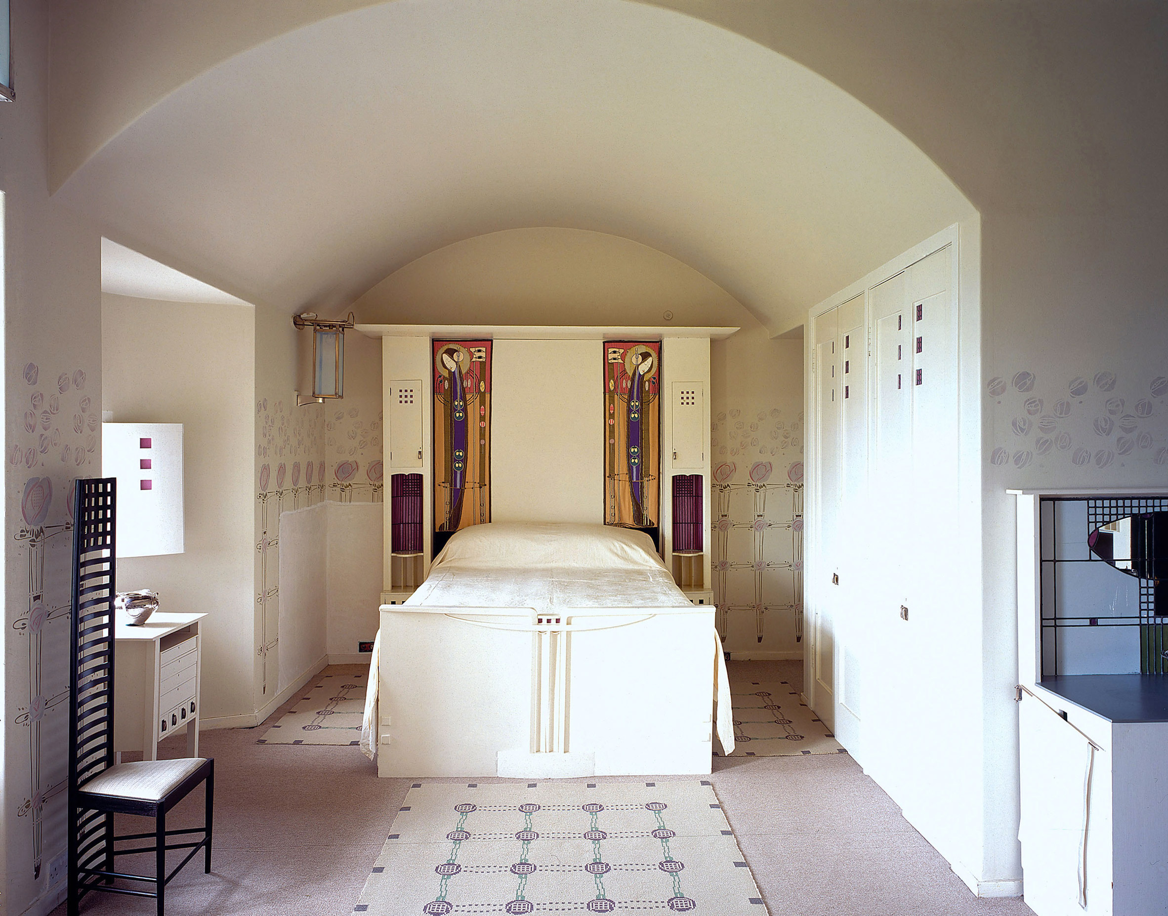 Charles Rennie Mackintosh: Biography, Works, Awards