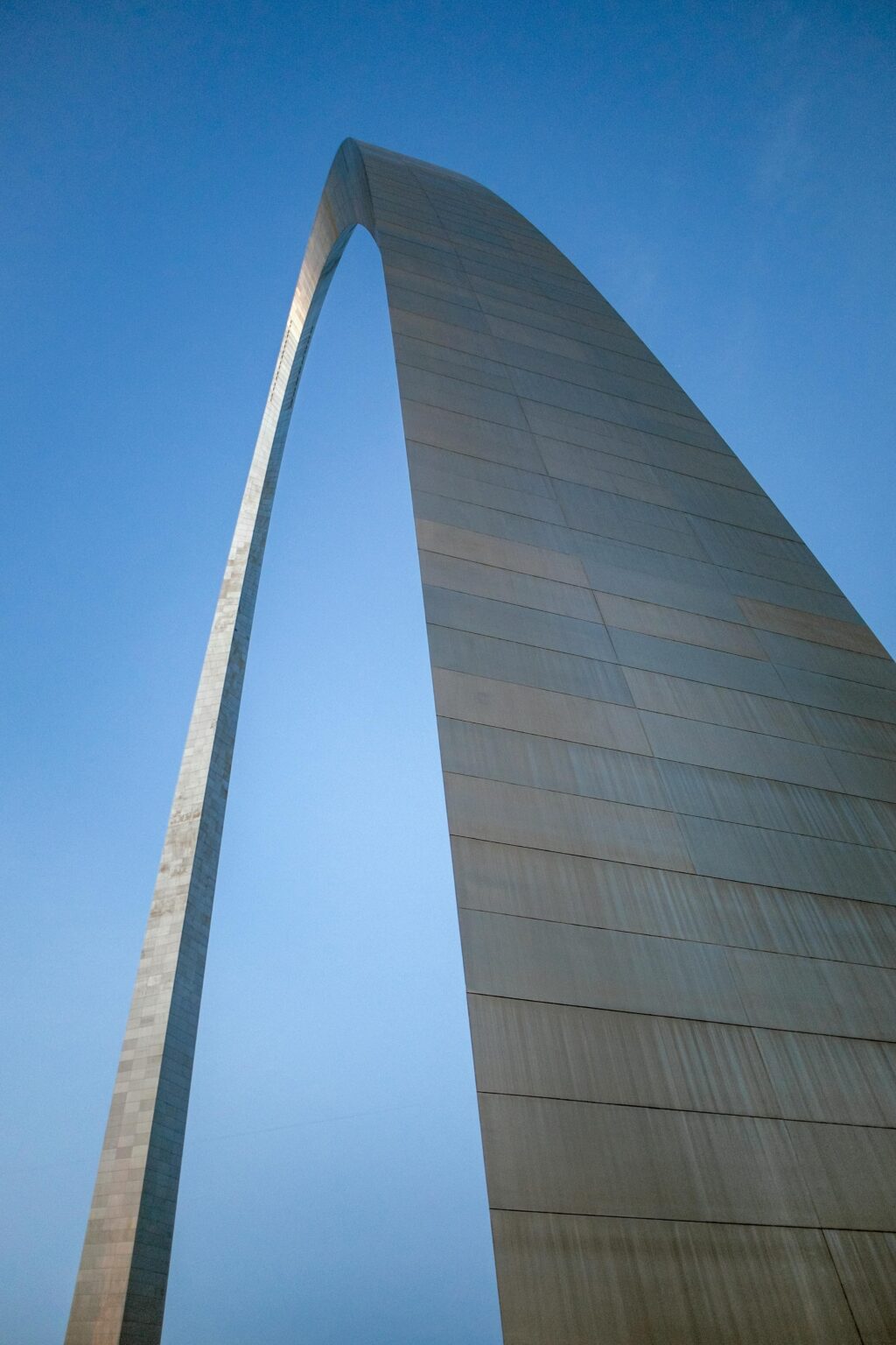 Eero Saarinen: Biography, Works, Awards