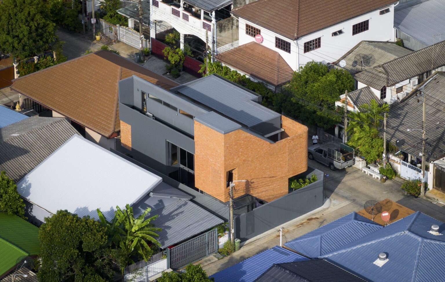 MYJ House / BodinChapa Architects