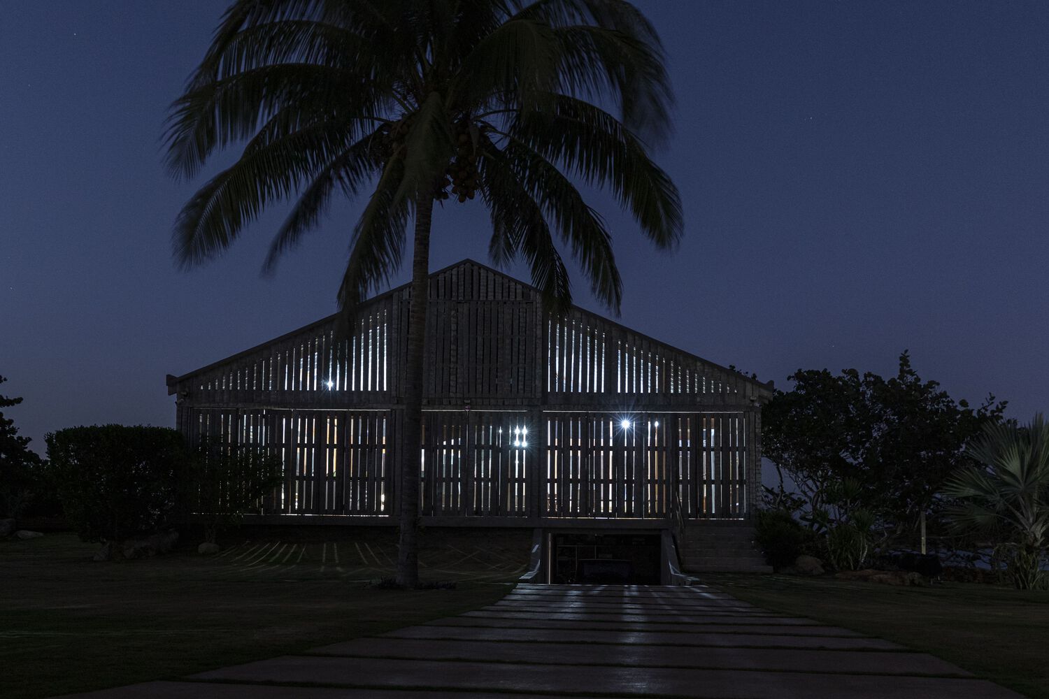 B House / Infraestudio