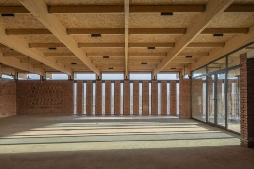 Prepared Rehmannia Root Crafts Exhibition Hall / LUO Studio