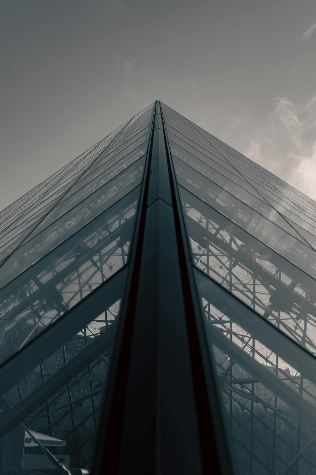 The Louvre Pyramid / I.M.Pei | Classics On Architecture Lab ...