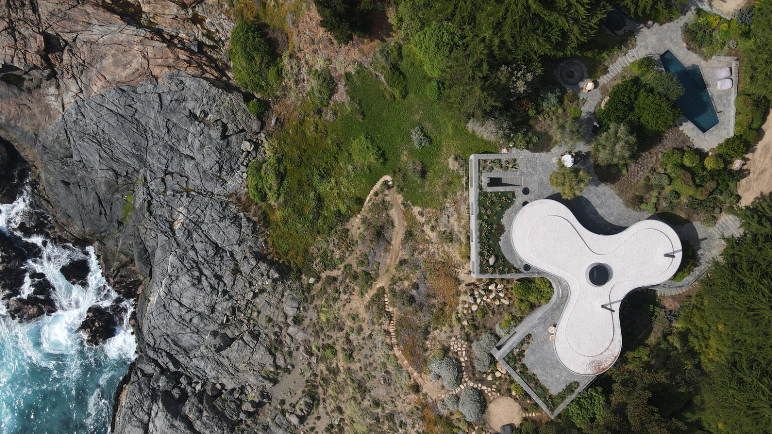 “S” House / Gubbins Polidura Arquitectos + MasArquitectos