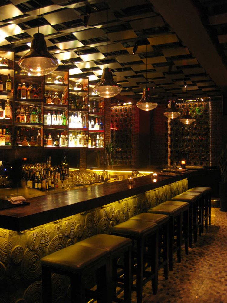 Brownstone Bar / Kokaistudios