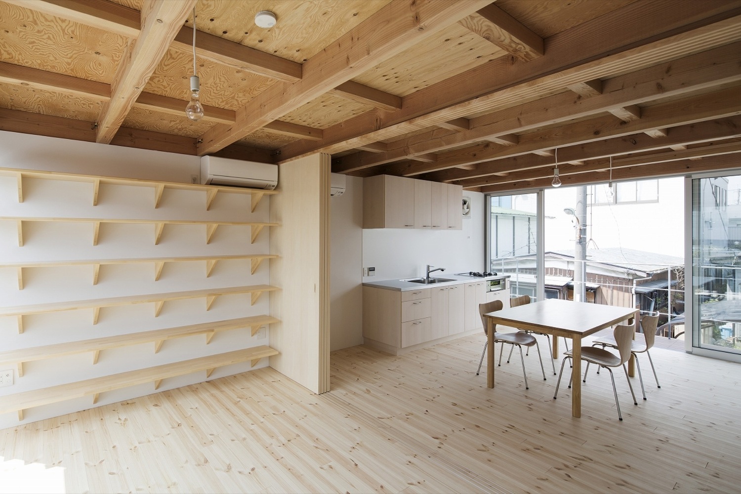 Wooden Box House / Suzuki Architects