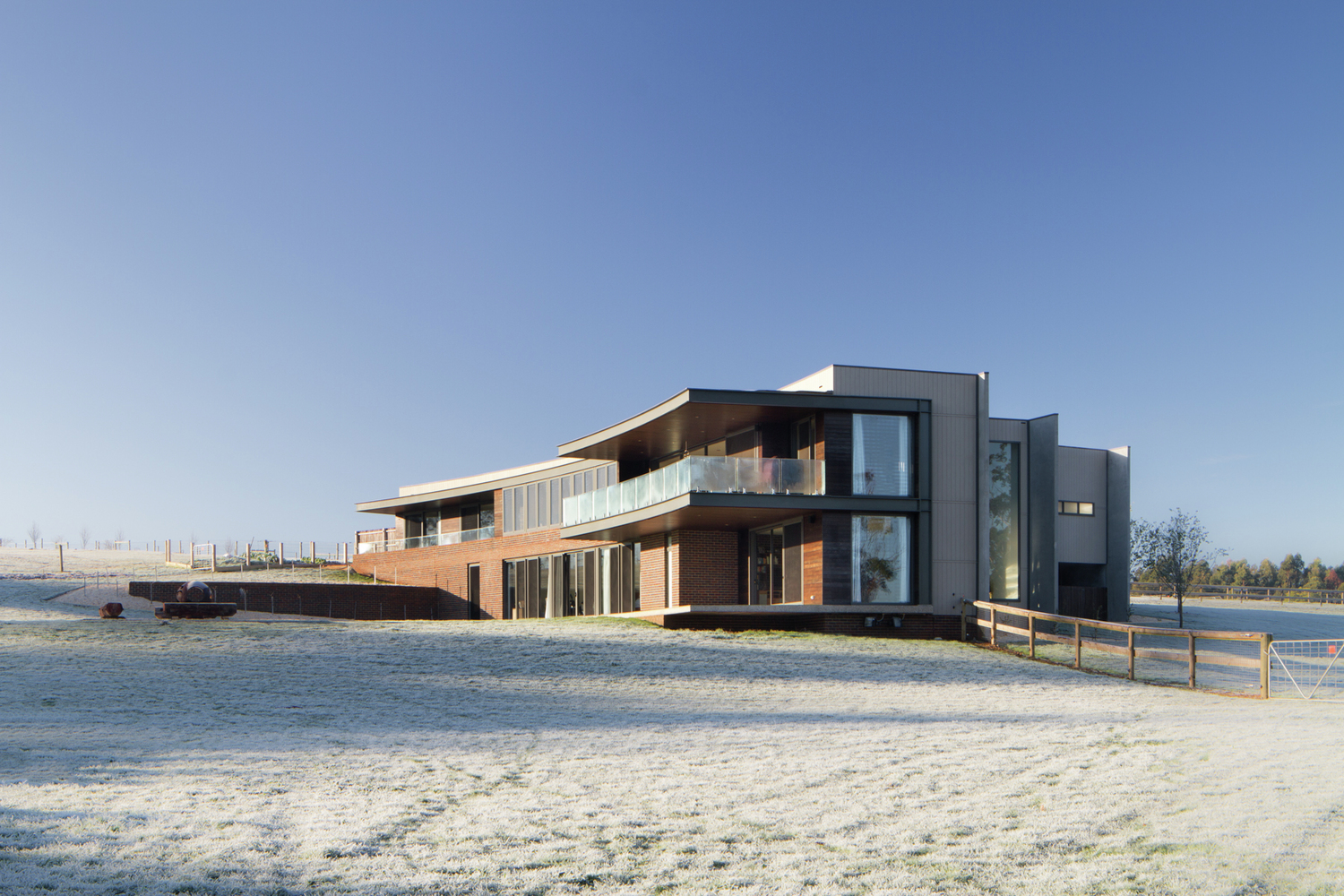 Ramp House / Architects Corner