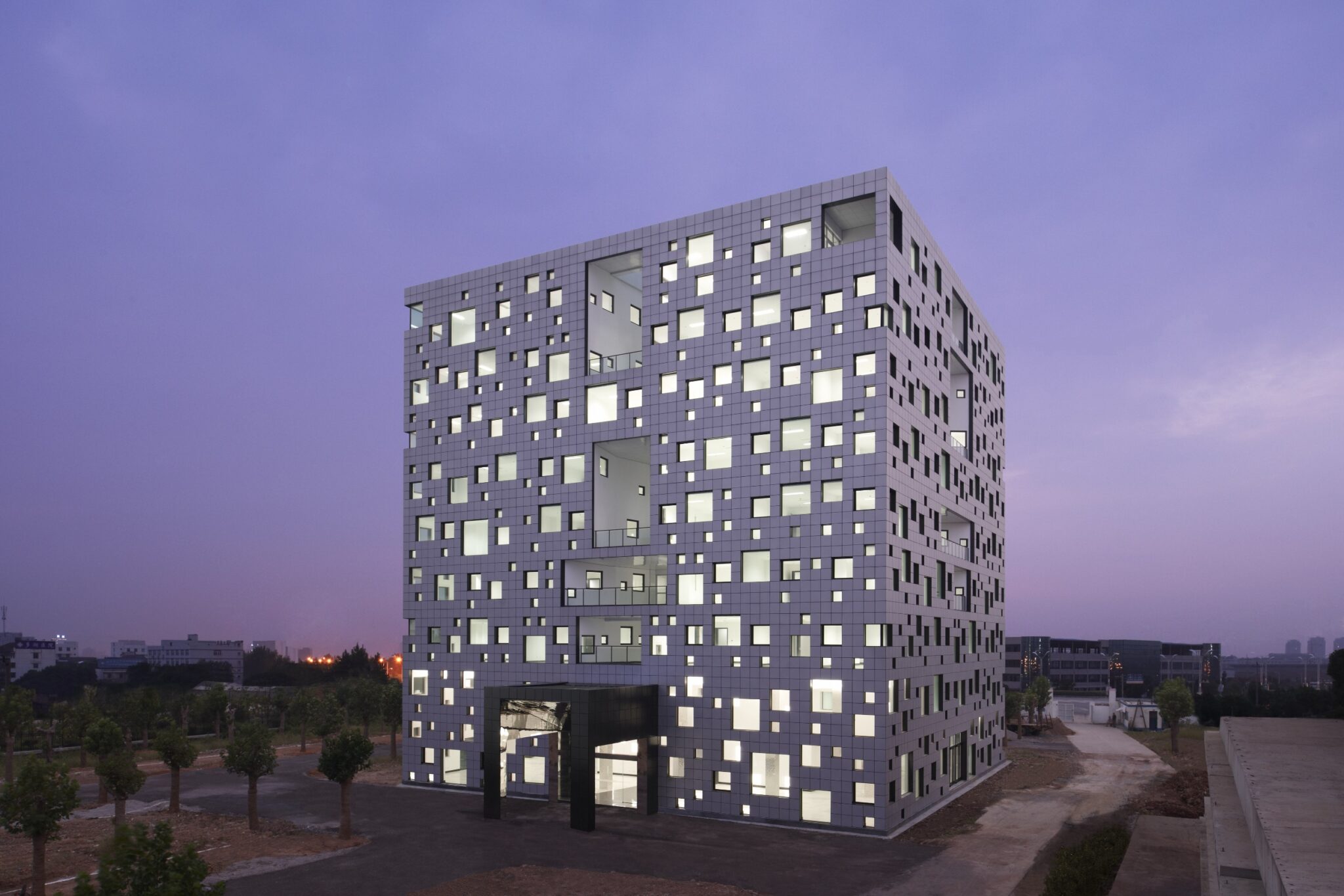 CUBE TUBE In Jinhua / SAKO Architects