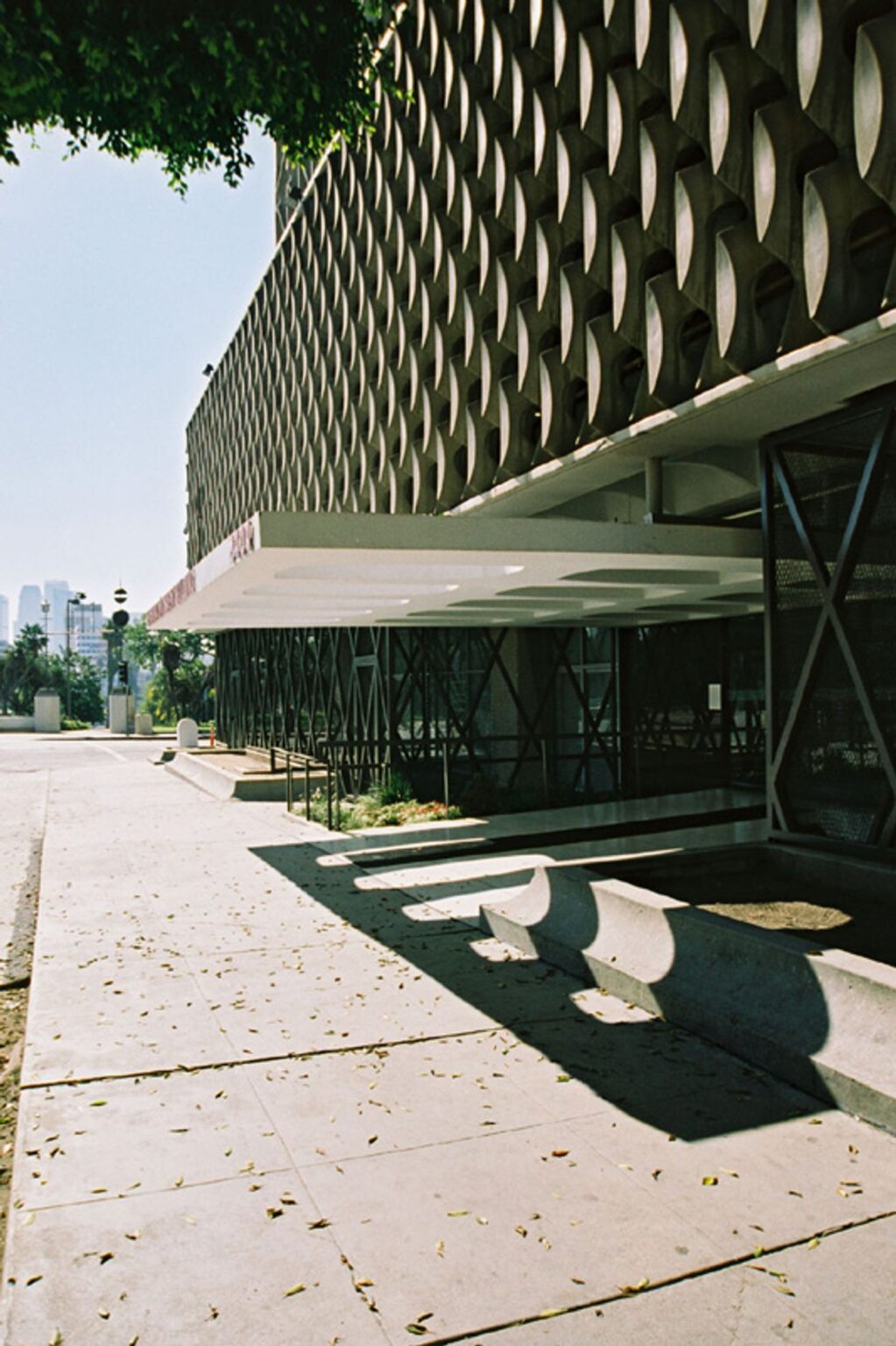 American Cement Building / Daniel, Mann, Johnson And Mendenhall (DMJM)