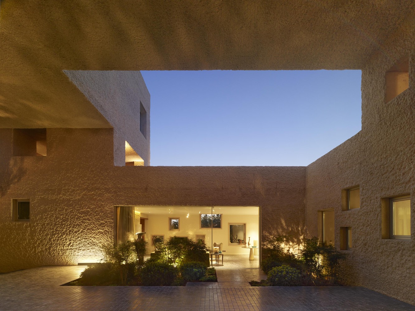 H Saket House / Sahel AlHiyari Architects
