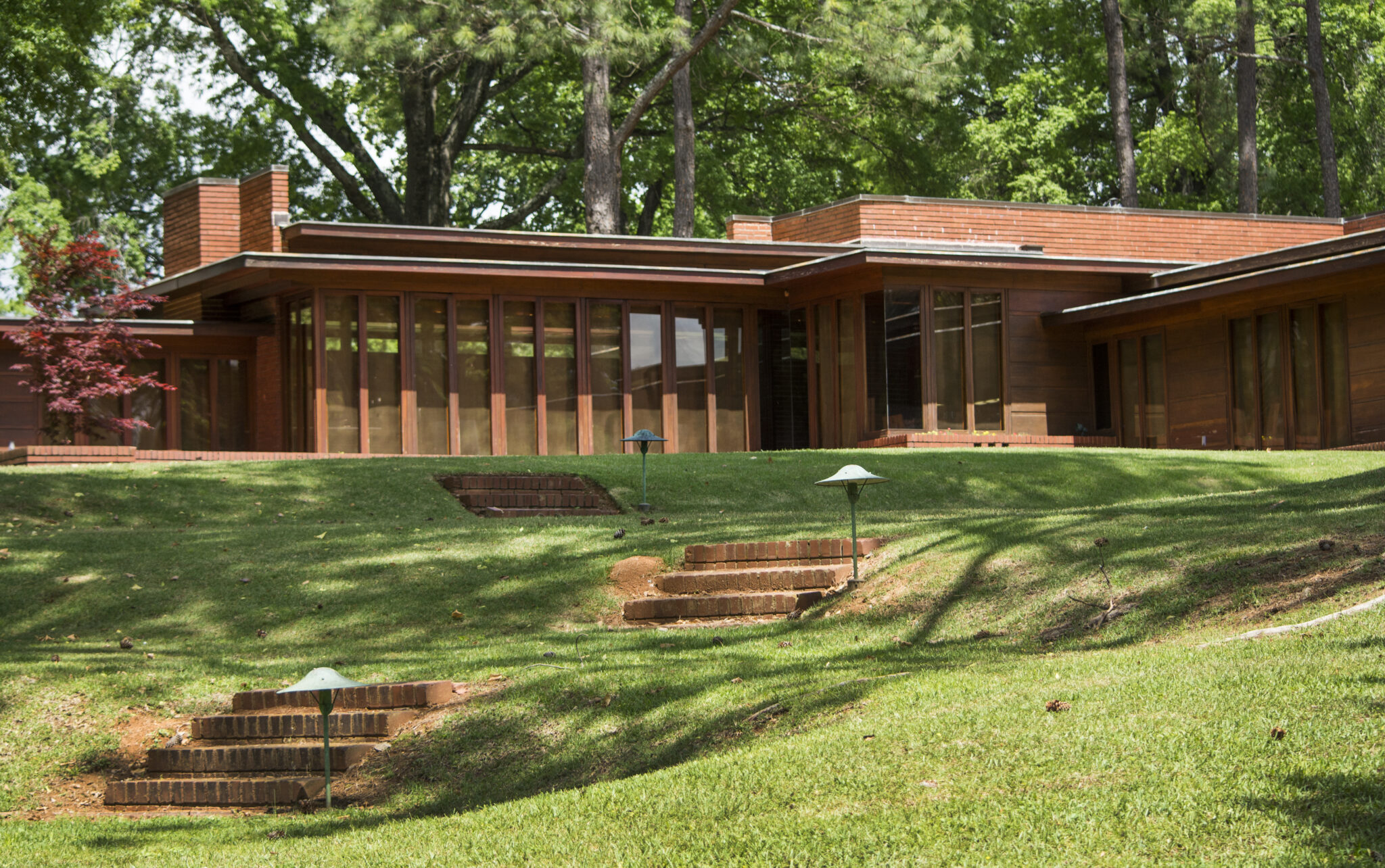 How Frank Lloyd Wright's Usonian Homes Revolutionized Affordable Modernism