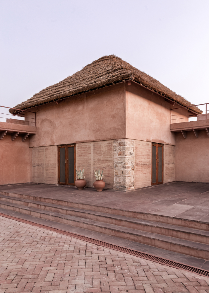 Mud House / Sketch Design Studio