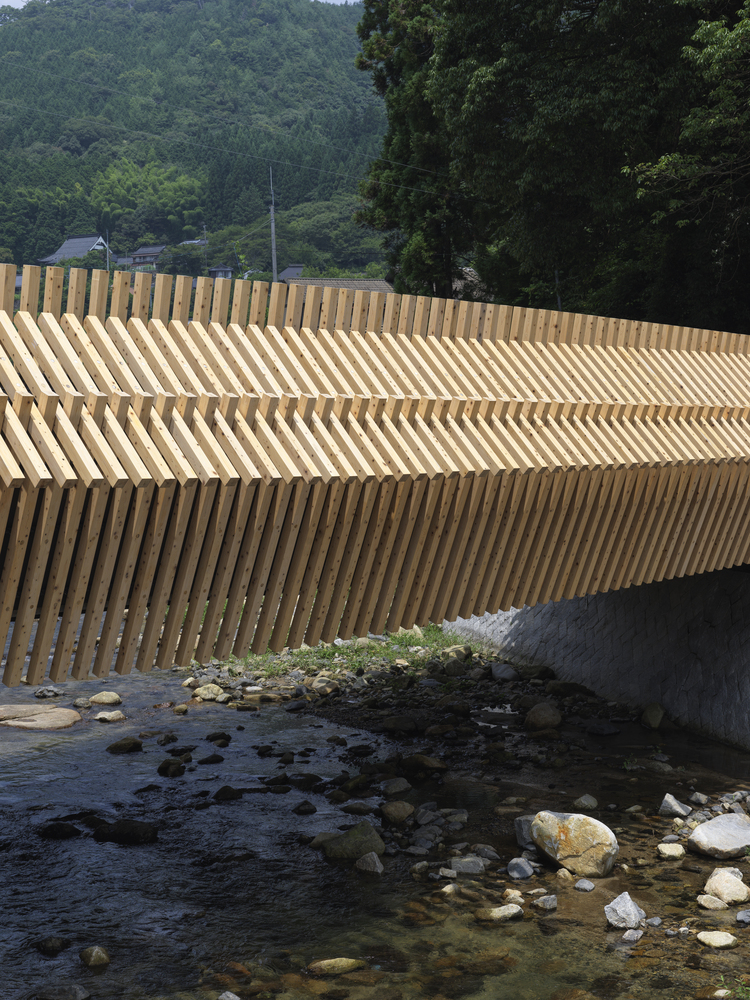 Kusugibashi Bridge / Kengo Kuma & Associates