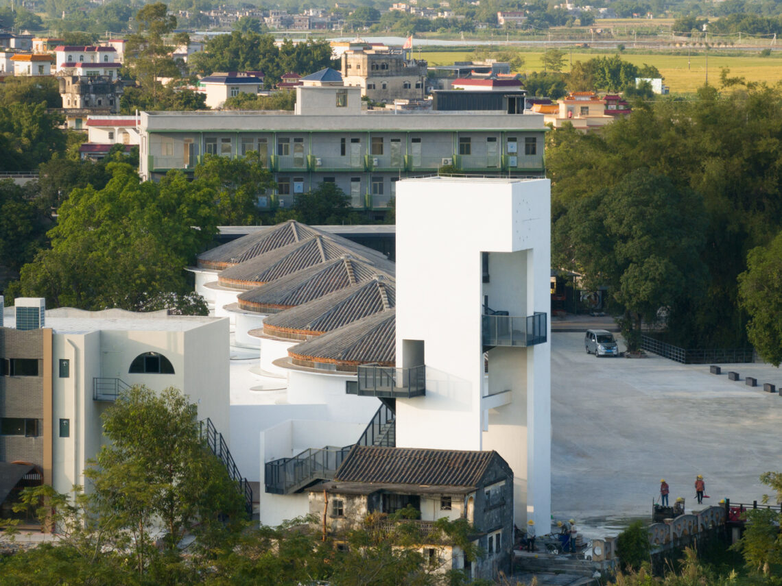 Grand Granary Bookstore Of Librairie Avant-Garde / SEU-ARCH Art + Zen ...