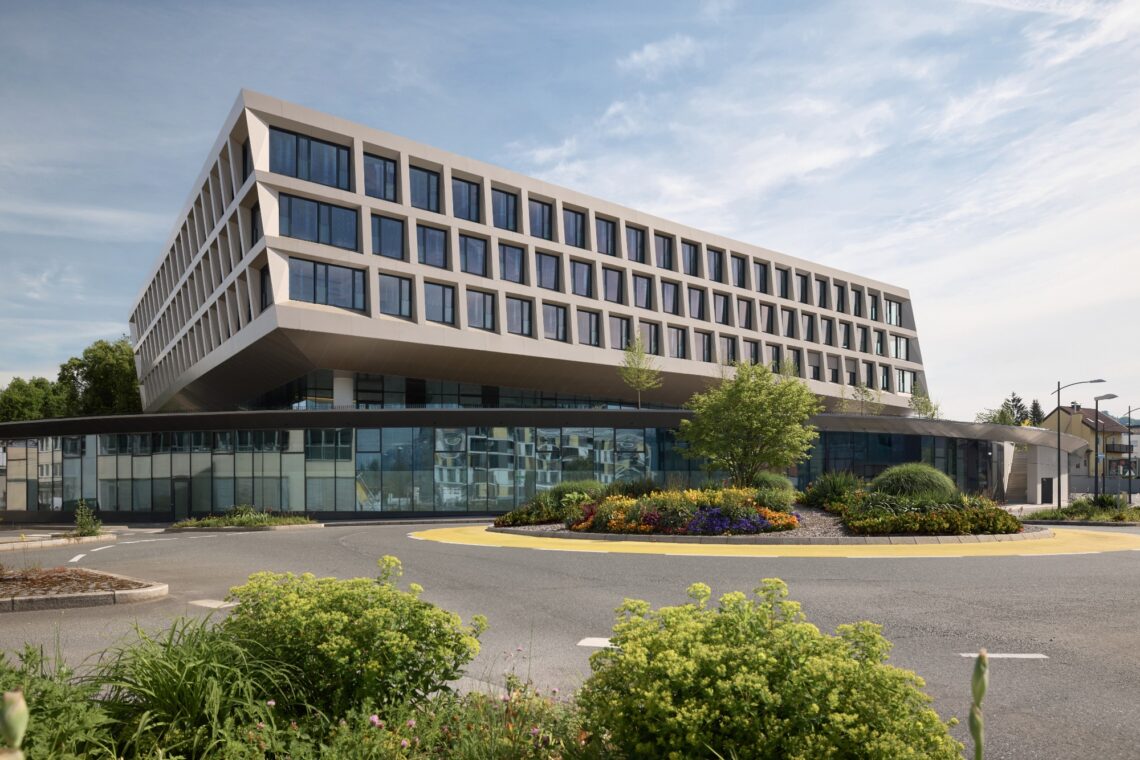 NVZ Itzling Center / Lechner & Lechner Architects