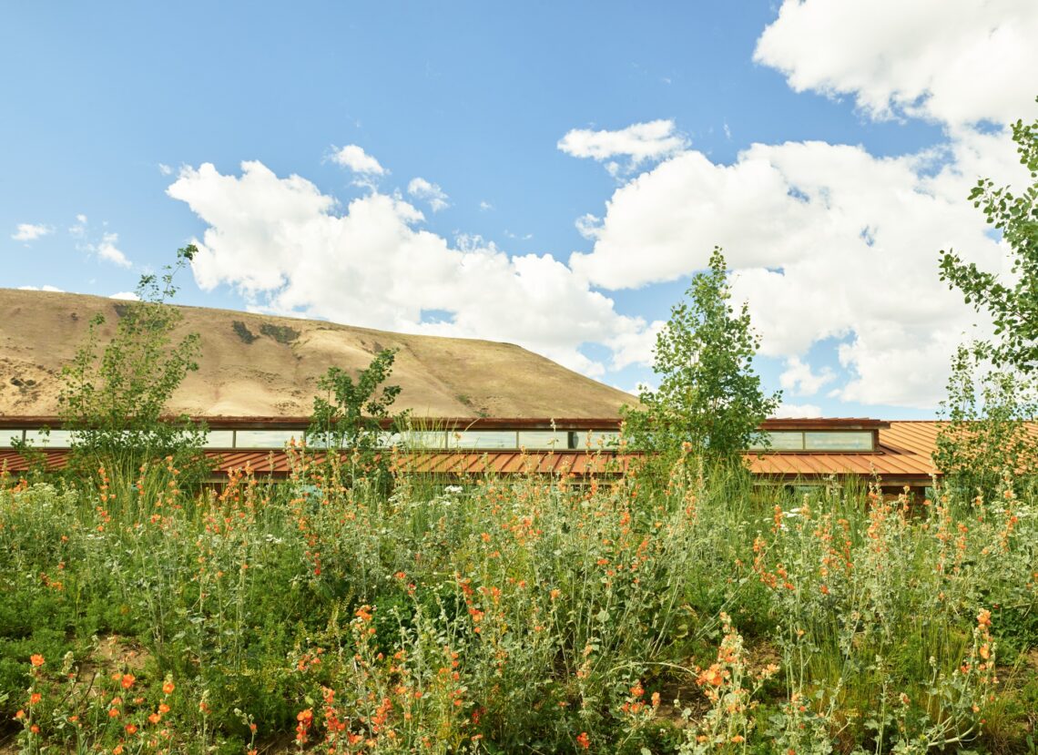 Washington Fruit & Produce Company Headquarters / Graham Baba Architects
