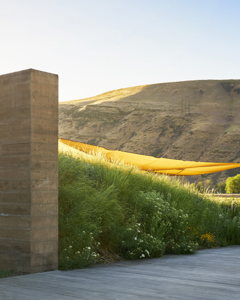 Washington Fruit & Produce Company Headquarters / Graham Baba Architects
