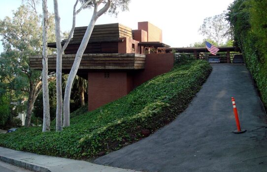 George Sturges House / Frank Lloyd Wright | Classics On Architecture Lab