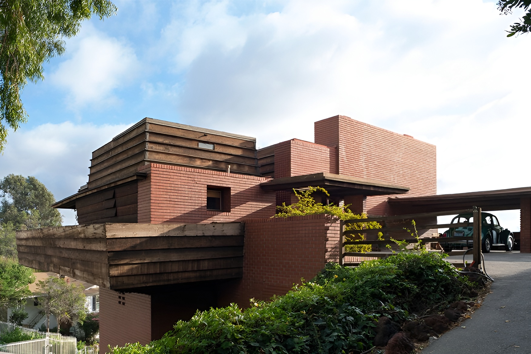George Sturges House / Frank Lloyd Wright | Classics On Architecture Lab