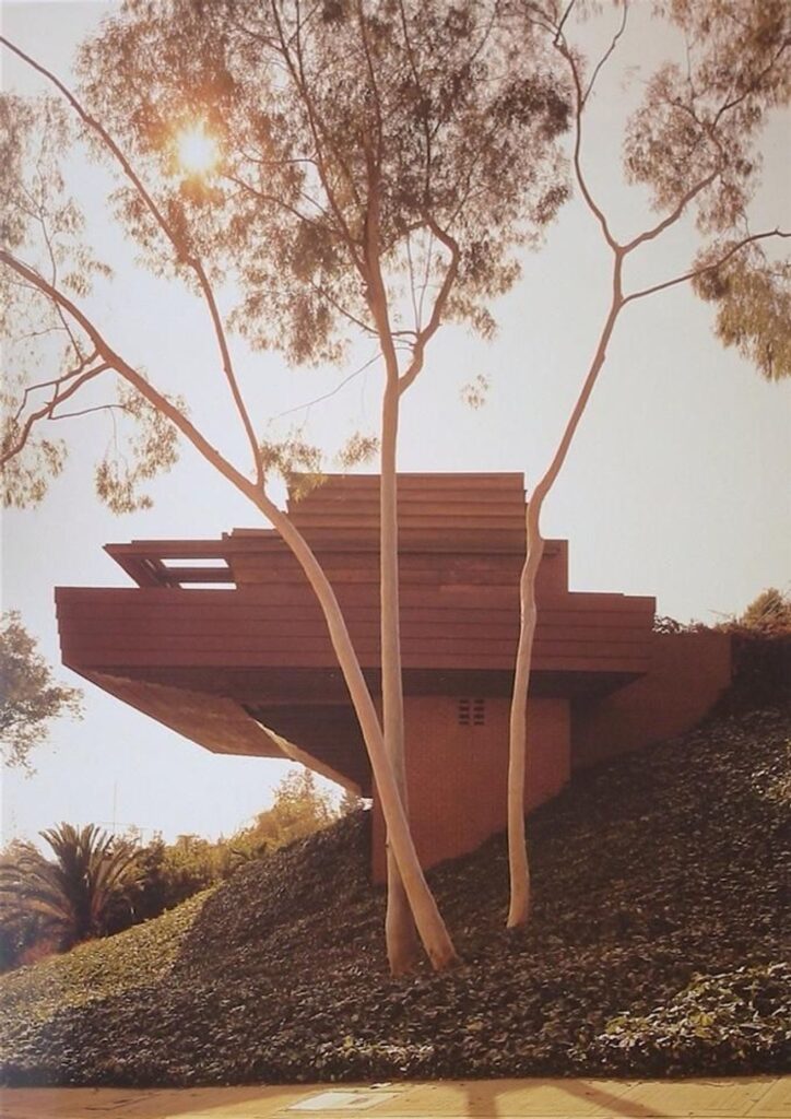 George Sturges House / Frank Lloyd Wright | Classics On Architecture Lab
