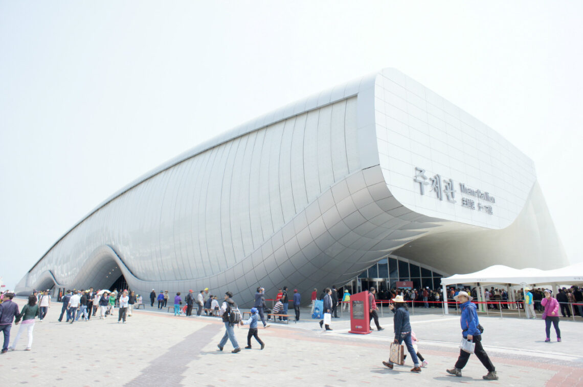 One Ocean Thematic Pavilion EXPO 2012 / SOMA