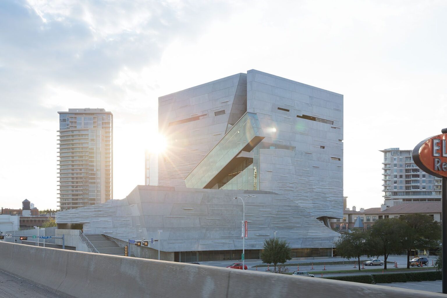 Perot Museum Of Nature And Science / Morphosis Architects
