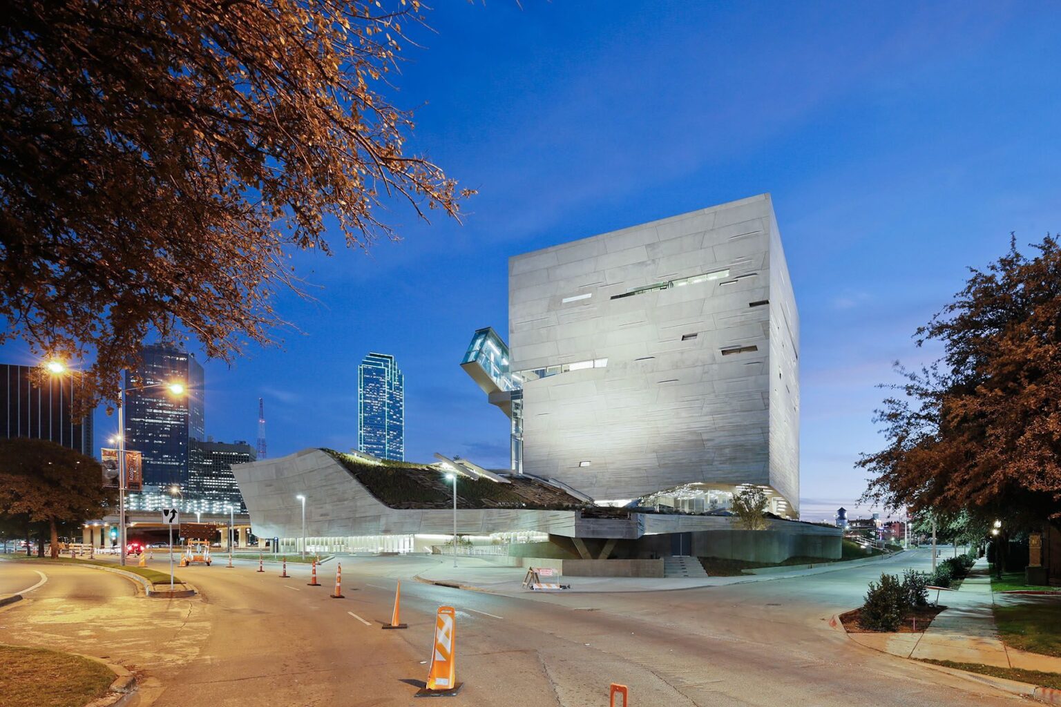 Perot Museum Of Nature And Science / Morphosis Architects