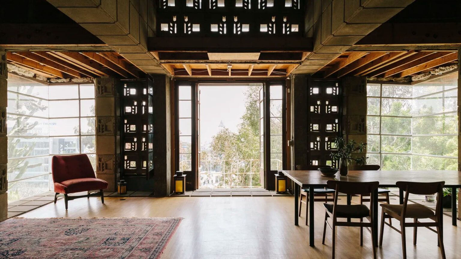 Samuel And Harriet Freeman House / Frank Lloyd Wright | Classics On ...