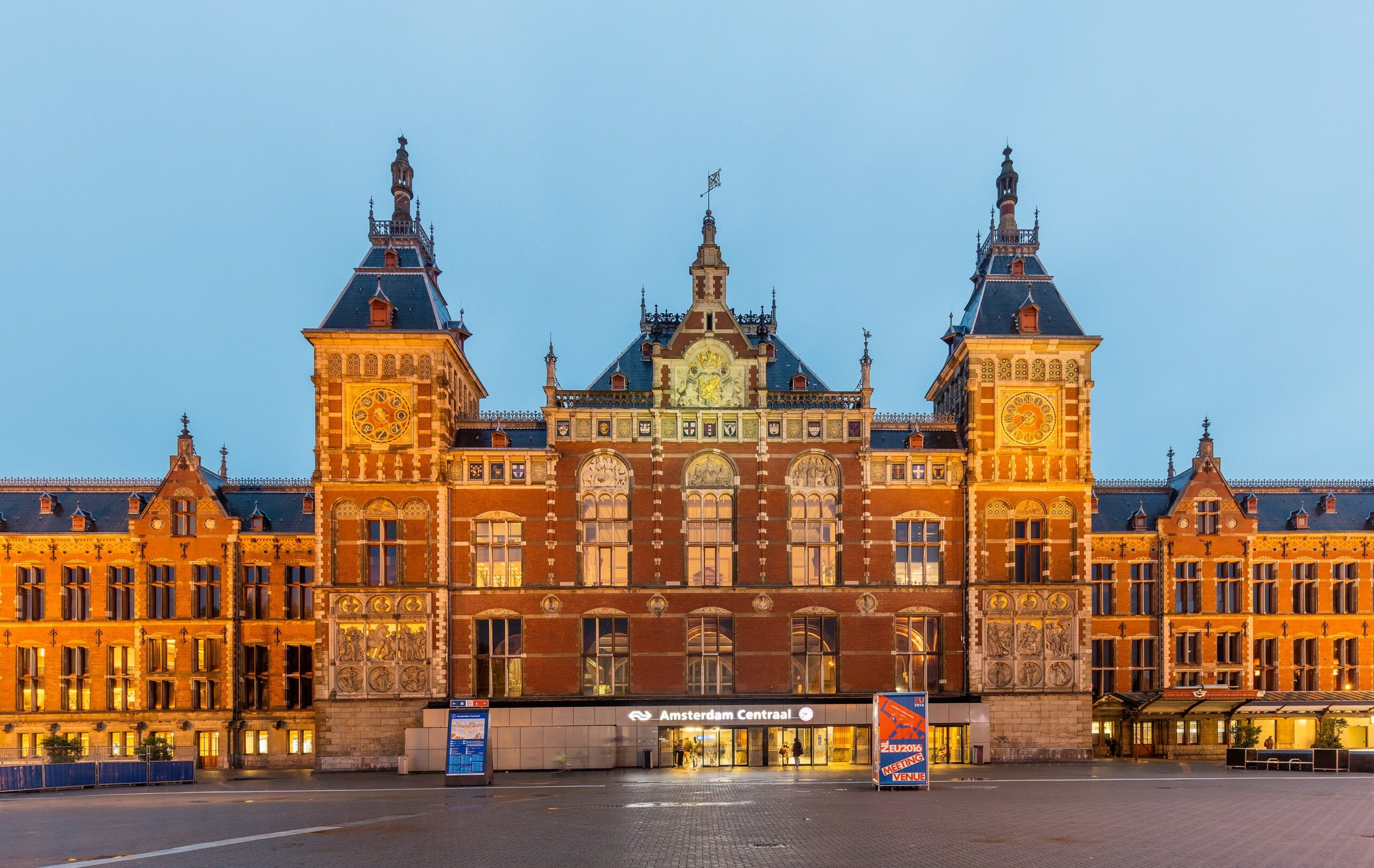 Architecture In Amsterdam: Visit The Top Architectural Landmarks In ...