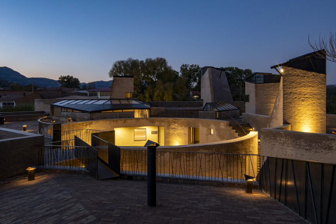 West Wusutu Village Community Center / Zhang Pengju