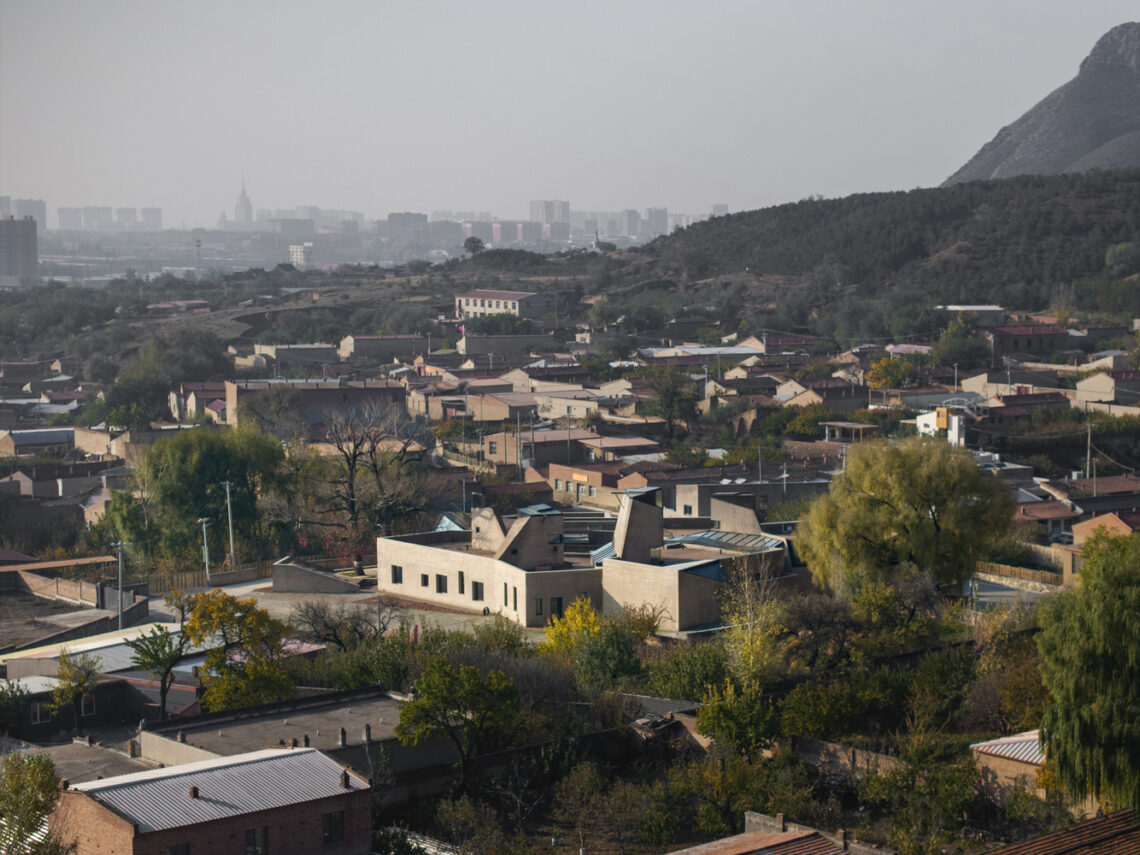 West Wusutu Village Community Center / Zhang Pengju