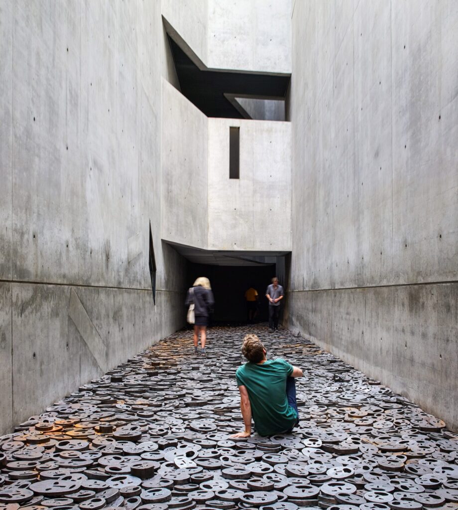 Daniel Libeskind: Biography, Works, Awards