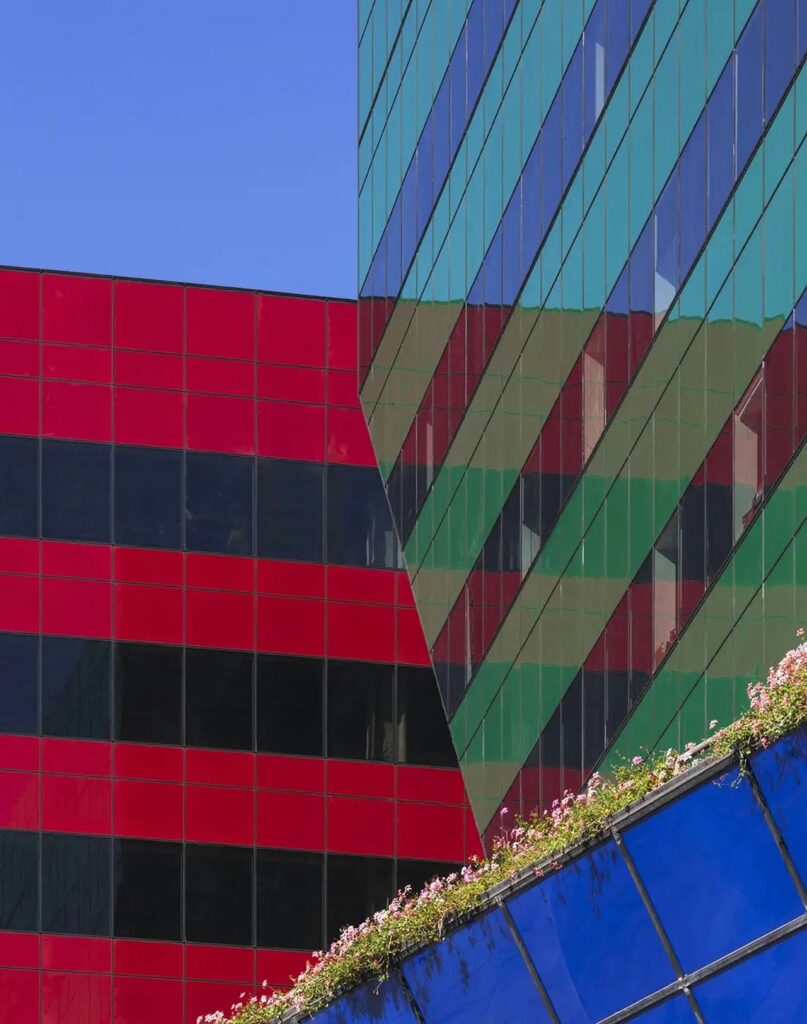 César Pelli: Biography, Works, Awards