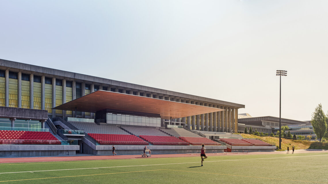 SFU Stadium / Perkins&Will