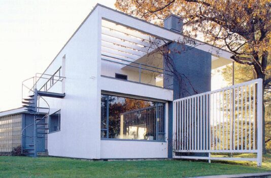 Gropius House / Walter Gropius | Classics On Architecture Lab