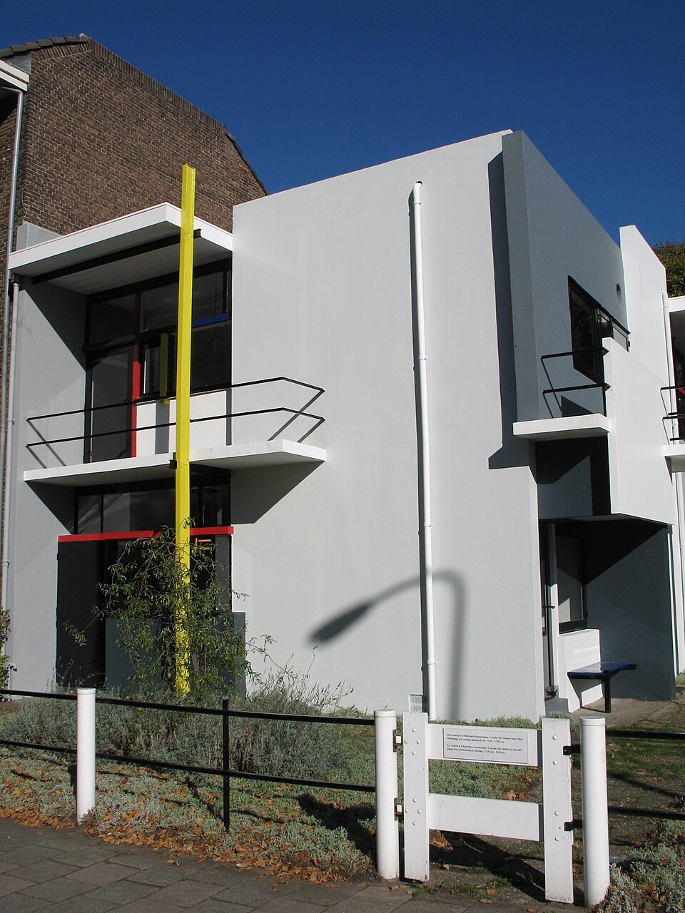 Rietveld Schroder House / Gerrit Rietveld | Classics On Architecture Lab