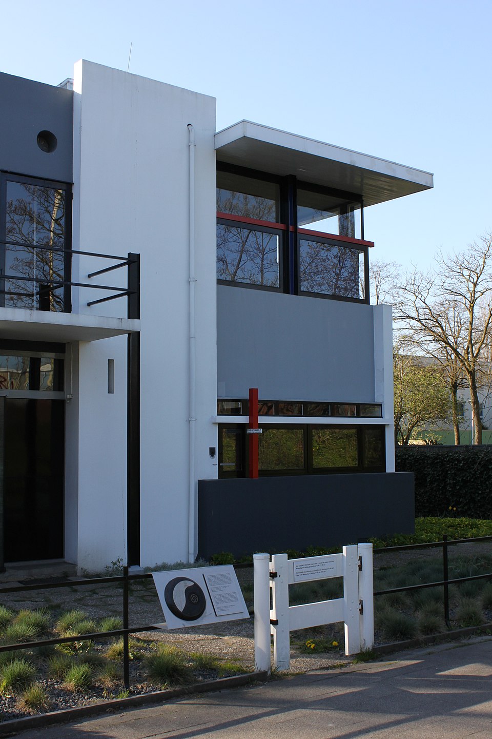 Rietveld Schroder House / Gerrit Rietveld | Classics On Architecture Lab