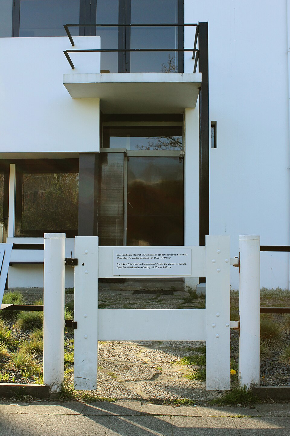 Rietveld Schroder House / Gerrit Rietveld | Classics On Architecture Lab