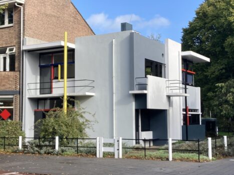 Rietveld Schroder House / Gerrit Rietveld | Classics On Architecture Lab