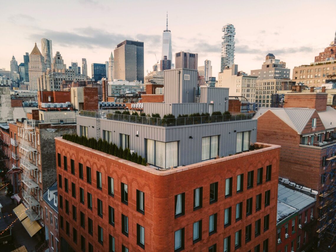 The Grand Mulberry Apartments / Morris Adjmi Architects