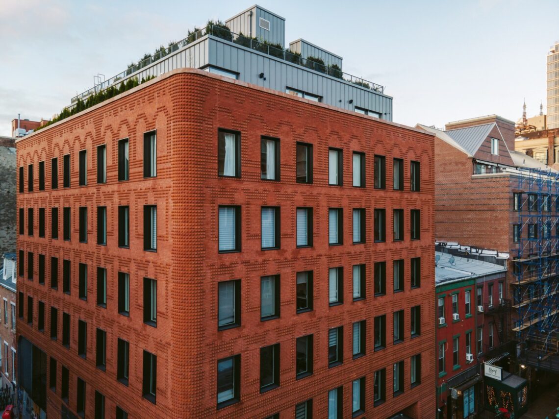 The Grand Mulberry Apartments / Morris Adjmi Architects