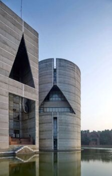 National Assembly Building Of Bangladesh / Louis Kahn | Classics On ...